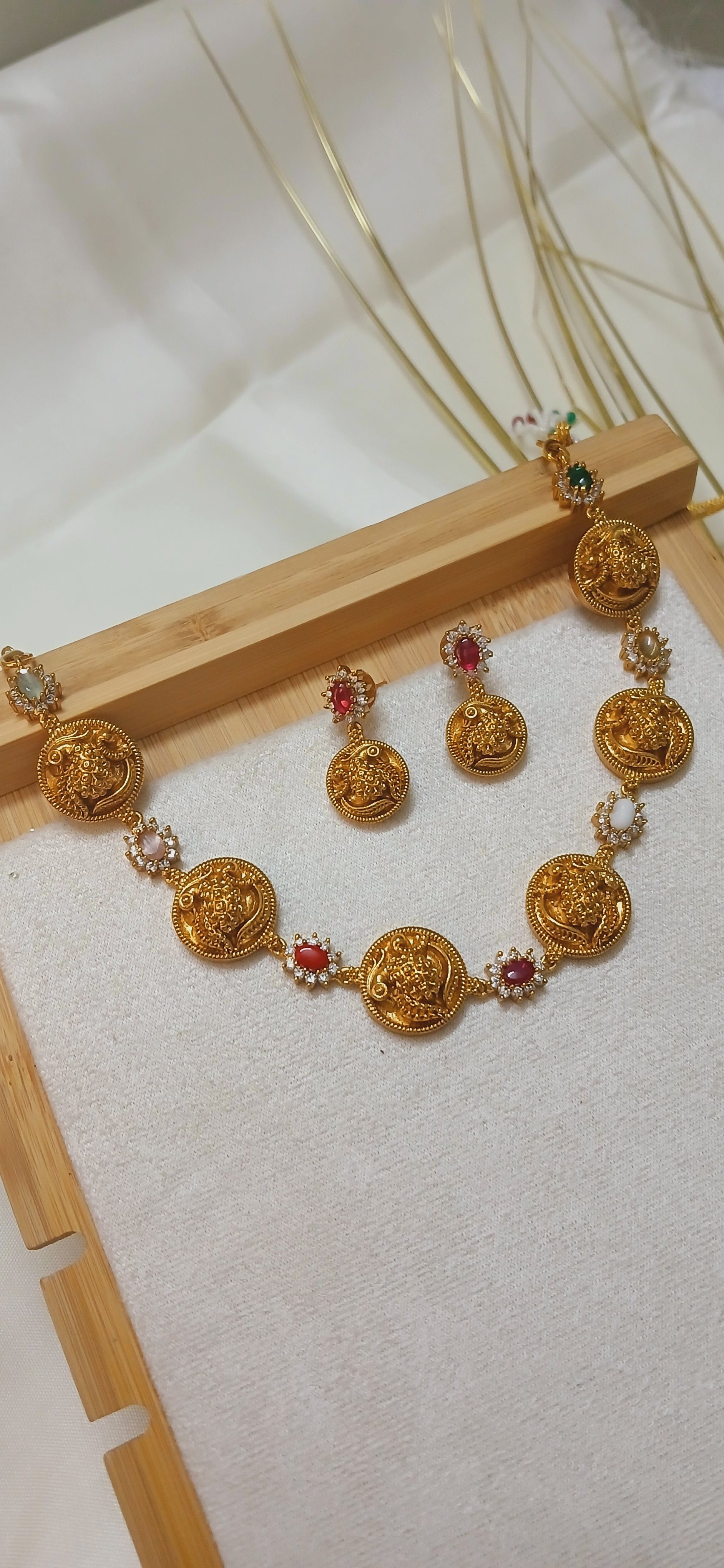 Navah antique necklace – ponmuruval.in